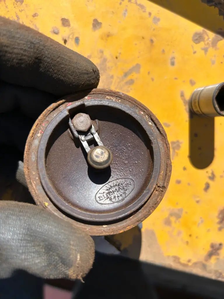 Cat fifteen magneto | Forum - ACMOC