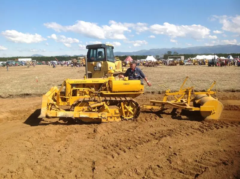 Caterpillar sign | Forum - ACMOC